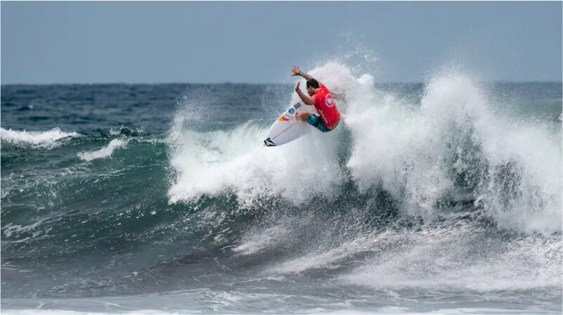 João Chianca avança e Filipe Toledo fora do ISA World Surfing Games ...